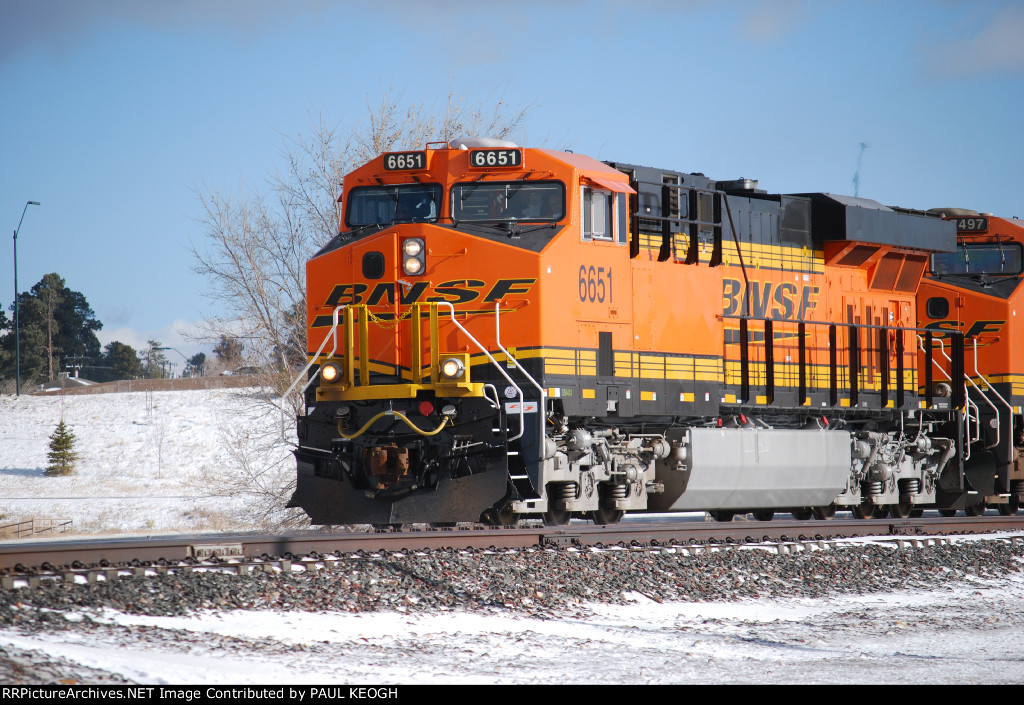 BNSF 6651 leads a westbound Z with BNSF 7497 as her # 2 unit.
